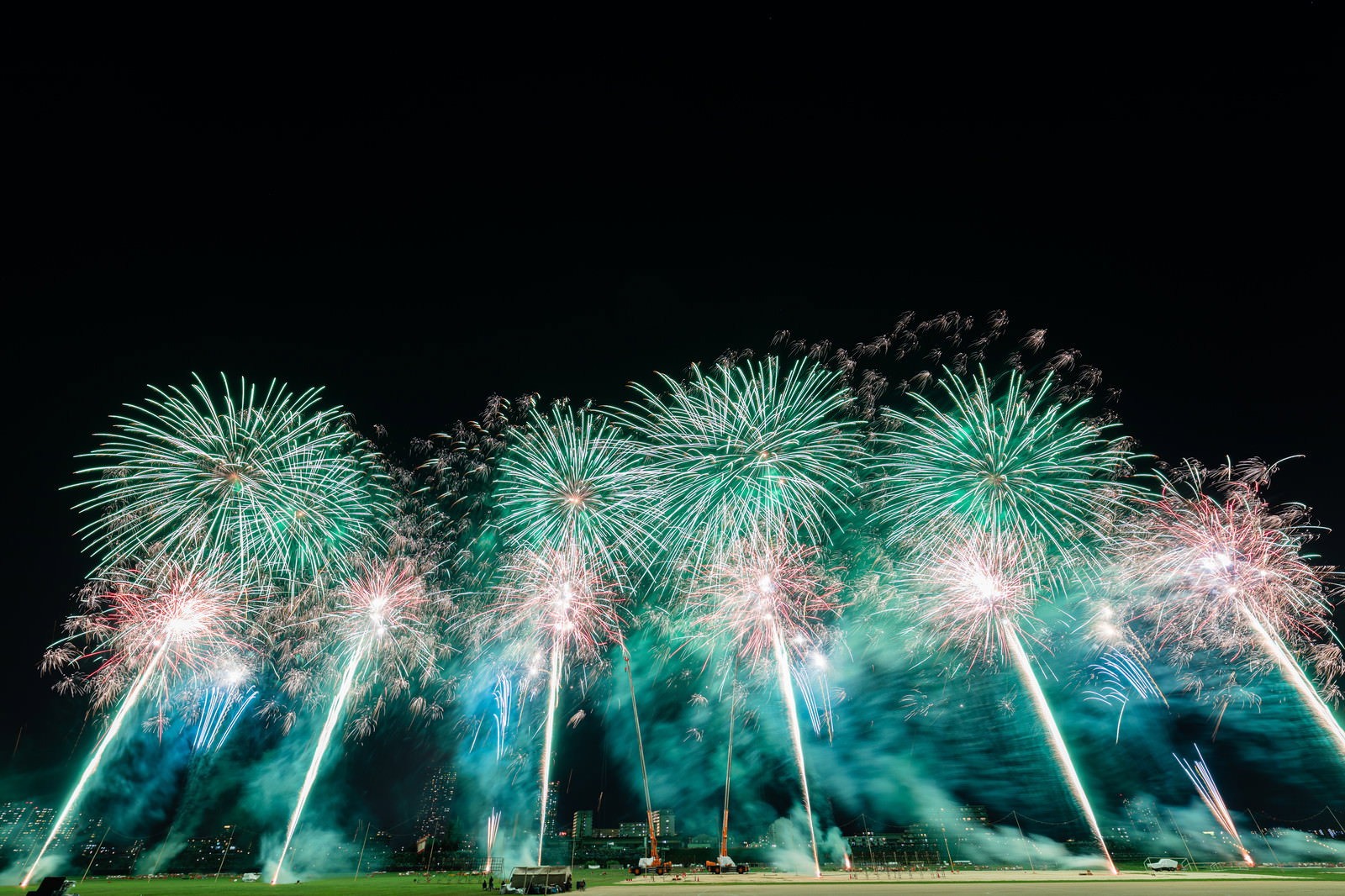 Starmines Lighting Up the Night Sky (Edogawa Fireworks Festival) Free ...